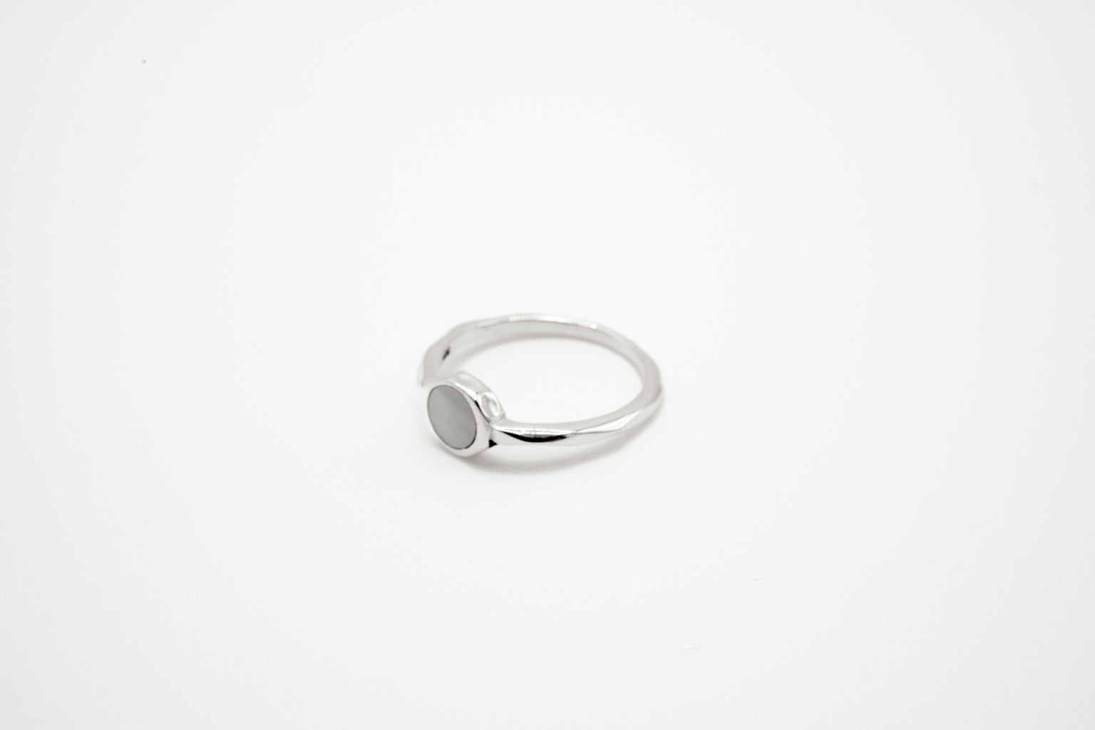 CIRCULAR STONE RING – 101 SMART ACCS